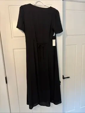Babaton | Dresses | Babaton Elin Black Buttonfront Vneck Midi Dress ...